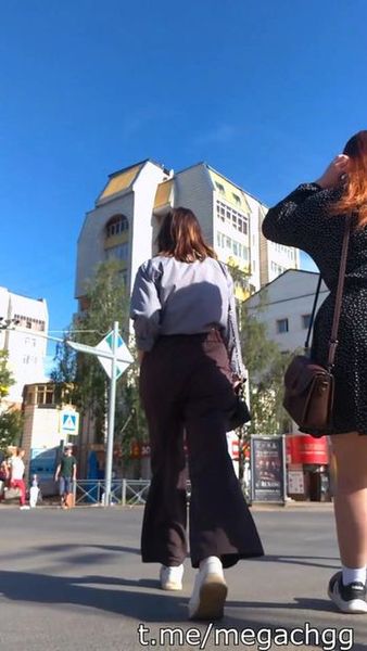 Candid Upskirt Leggings Shorts Page 216